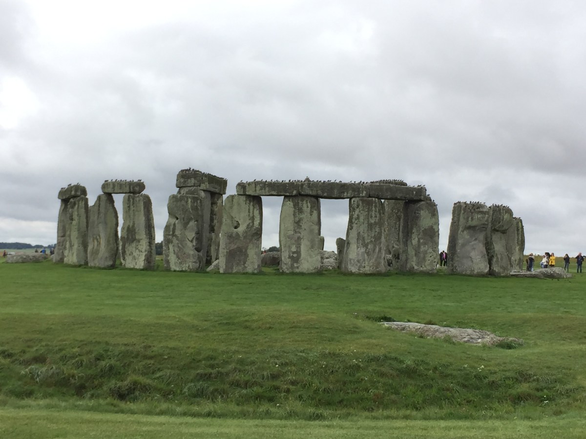 The Ancient Burial Grounds of Stonehenge – CulturElixir